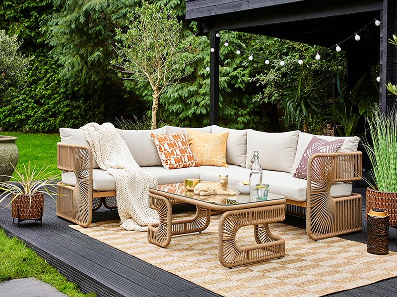 Living spaces patio furniture store